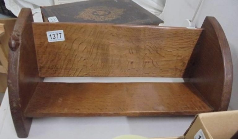 Mouseman and The Yorkshire Critter Carvers - Unique Auctions